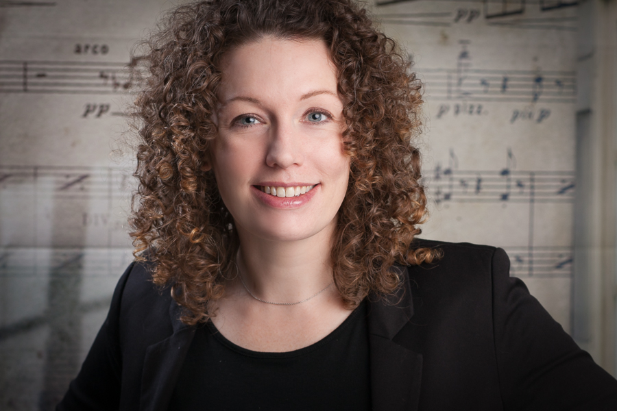 Leann Buss | Headshot photographer in Crete, IL