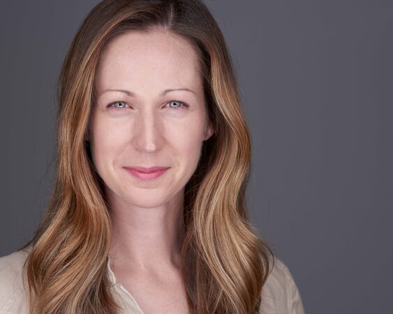 Emily John | Headshot photographer in Hopkins, MN