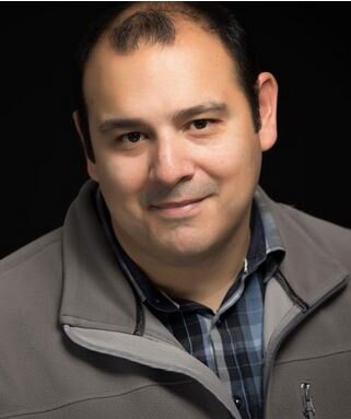 Alejandro Palma | Headshot photographer in Winnipeg, MB, CA