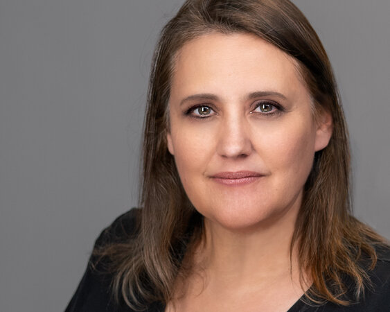 Cari Hall - Gilbert, AZ - Headshot and Portrait Photographer