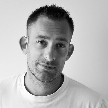 Craig Llewellyn | Headshot photographer in